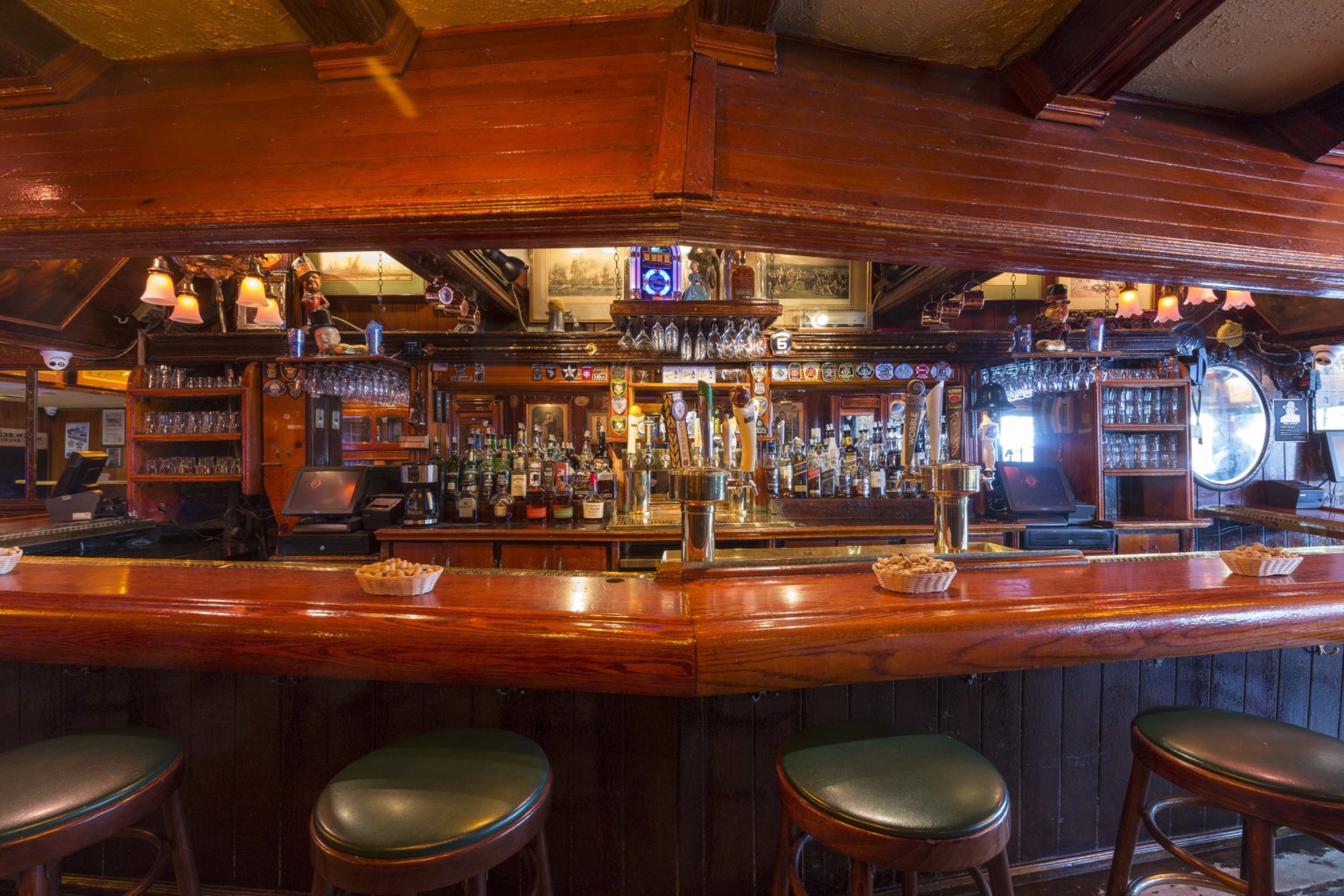 Ultimate Chicago Pub Crawl Guide - L Stop Tours